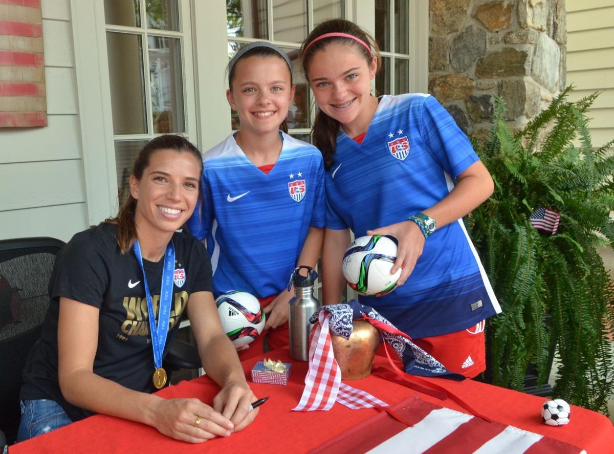 Heath brings smiles to faces of hundreds of hometown fans ...