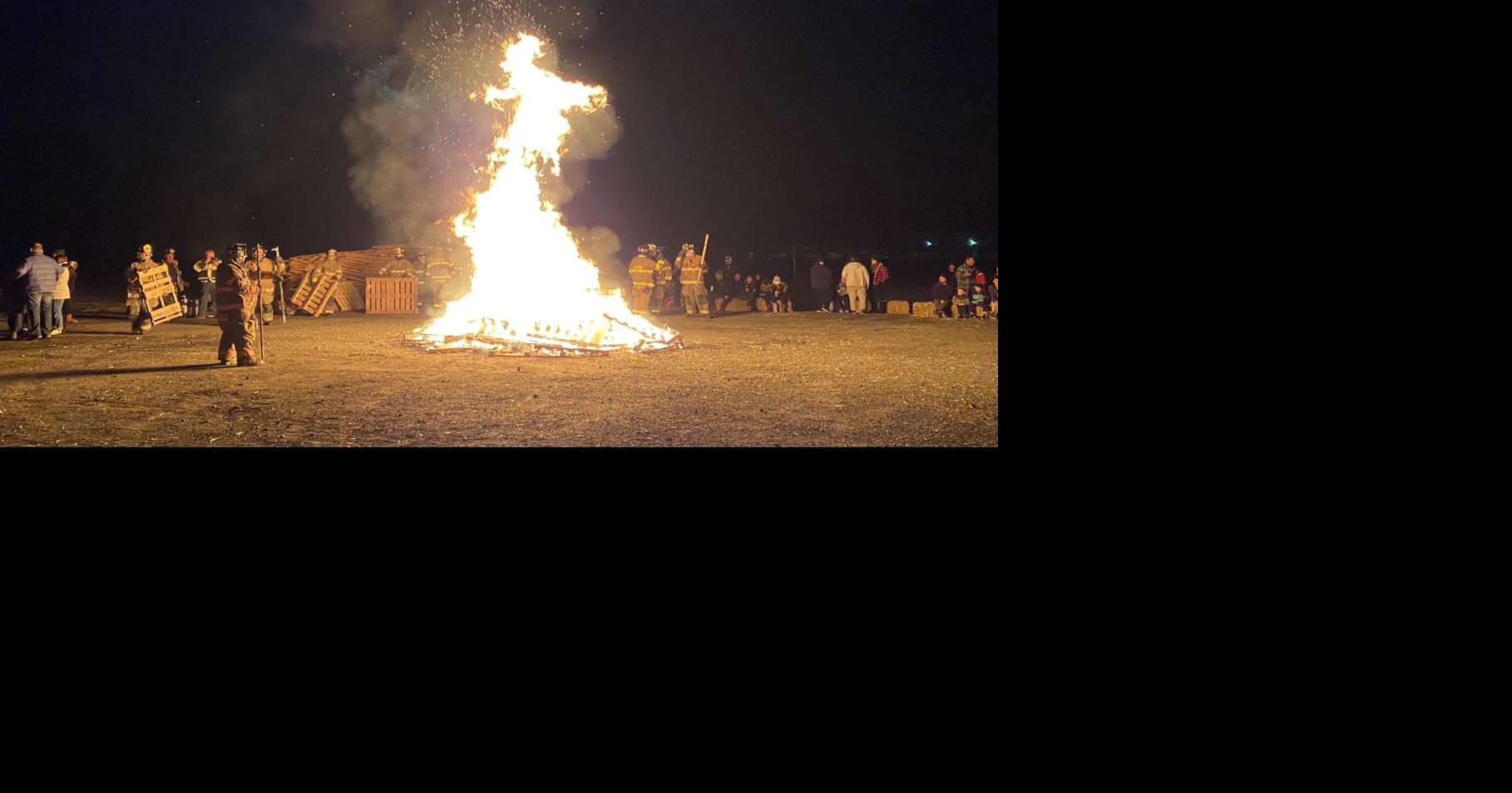 (VIDEO) Clinton Town bonfire blazes up the skies | Advertising ...