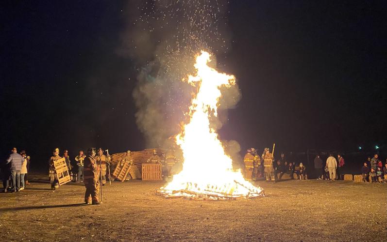 (VIDEO) Clinton Town bonfire blazes up the skies | Advertising ...