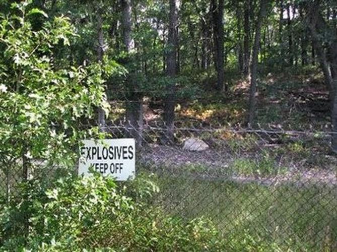 Union workers again urge Roxbury officials to back massive warehouse ...