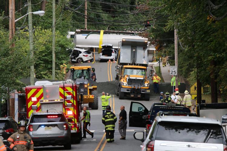 UPDATE: (VIDEOS) 5 hurt, 1 seriously, as gasoline tanker flips, strikes ...