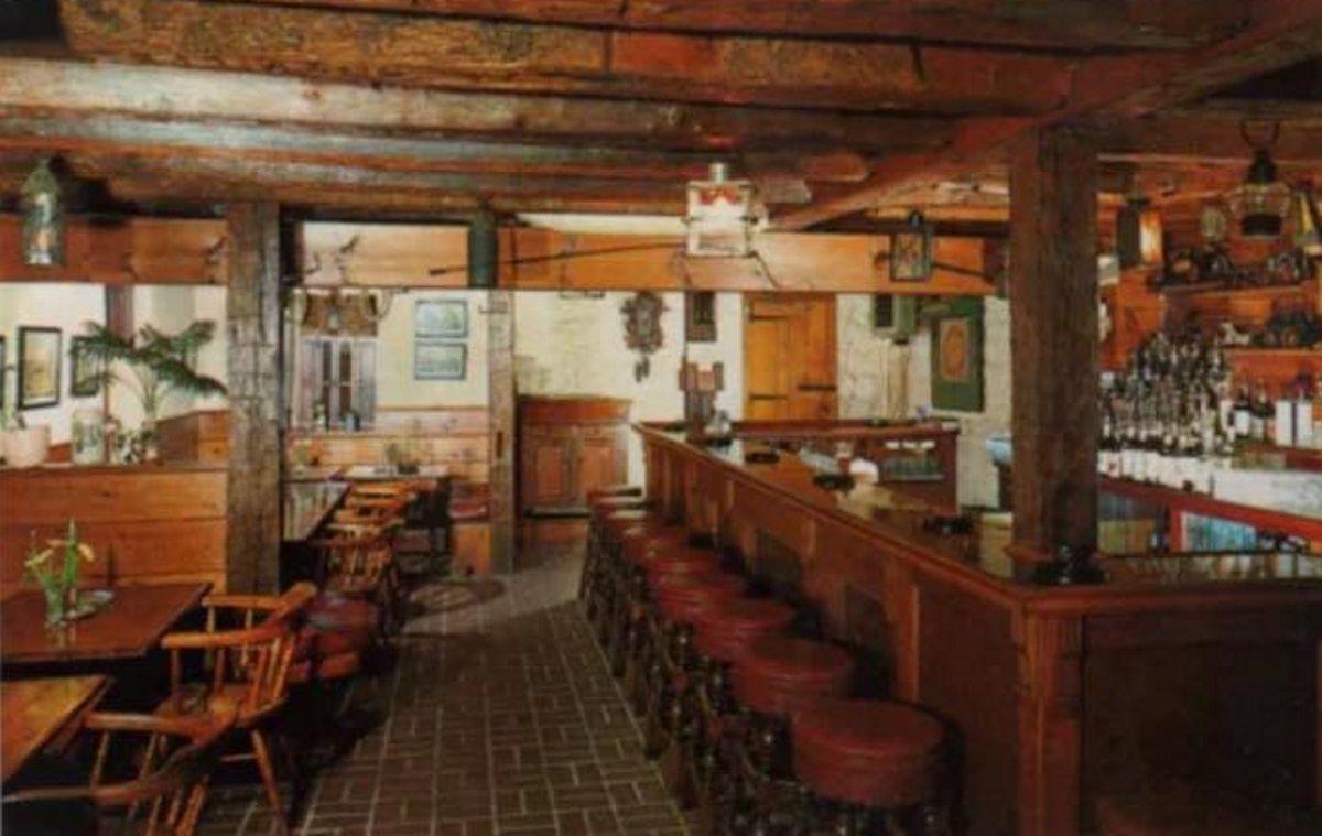 Warren says goodbye to historic King George Inn | Echoes Sentinel News ...