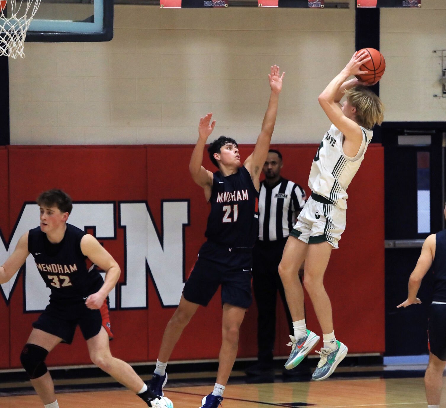 Mendham boys hoops takes care of business against Delbarton | Sports ...
