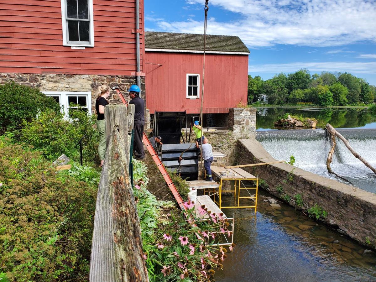(VIDEO) Clinton Red Mill Museum Village installs new water wheel ...