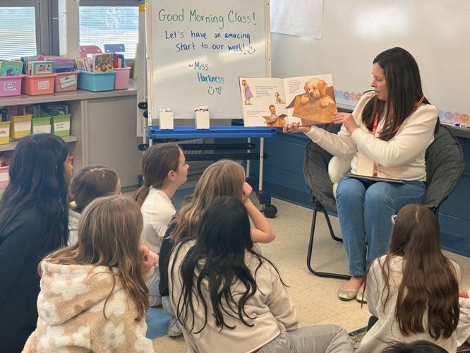 Warren Township schools Read Across America draws local, county ...
