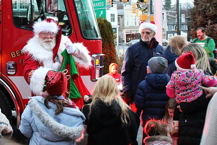 HAPPENINGS IN THE HILLS: Santa is one busy guy in B'ville | News ...