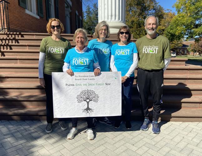 Friends of the Drew Forest try to deliver poster to President Link ...
