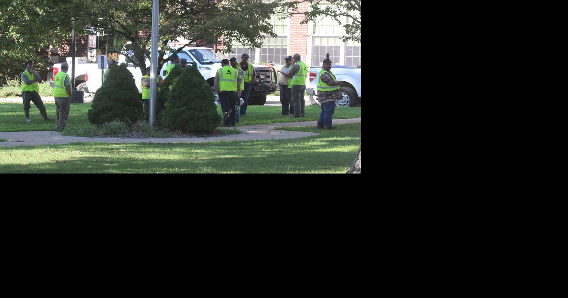 Harding hit hard by storm; hundreds still without power Thursday, mayor ...