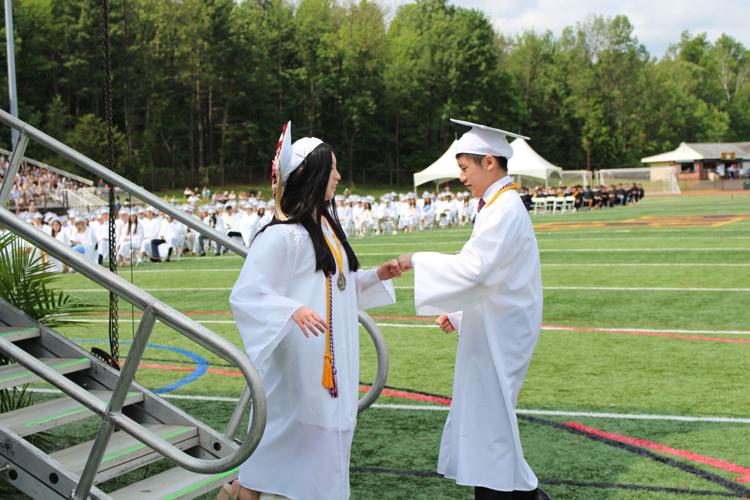 'Beauty of the Now:' Watchung Hills seniors embrace graduation day ...