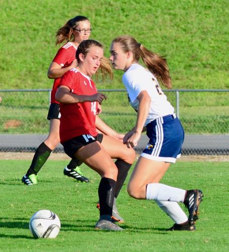 Lady Red's furious comeback falls short against Seymour | Sports ...