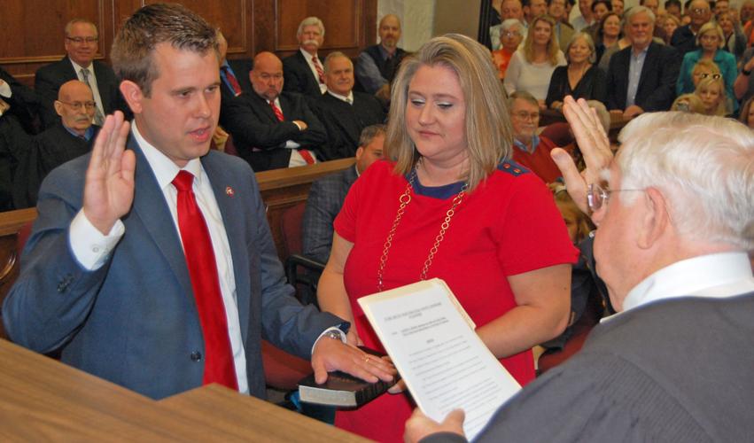 Carter Moore sworn in as Circuit Court Judge | News | newportplaintalk.com