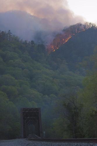 State Line wildfire has burned over 1,100 acres | News ...