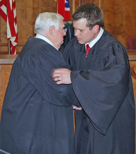 Carter Moore sworn in as Circuit Court Judge | News | newportplaintalk.com