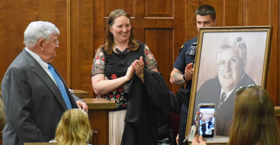 Hooper honored at portrait unveiling ceremony | News | newportplaintalk.com