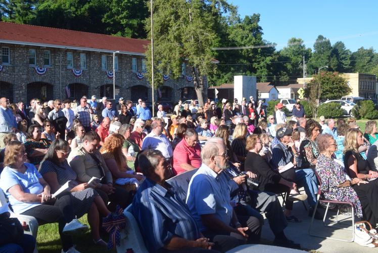 County officials take oaths of office | News | newportplaintalk.com
