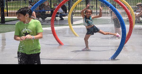 Splashing into Summer | Features | news-bulletin.com