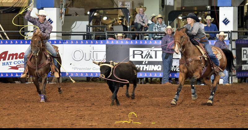 Peralta teen part of team roping duo that wins at National High School ...