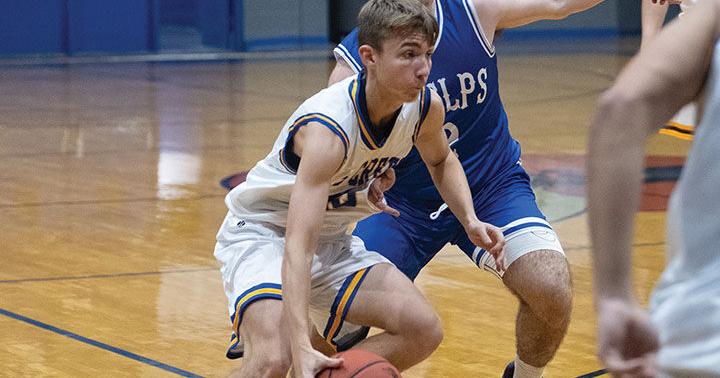 Ethan Fields’ buzzer-beater helps Hornets heat up in fourth quarter ...