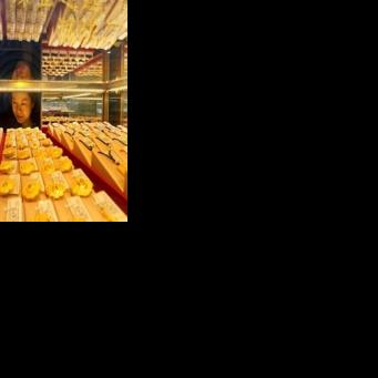 Stocks pull lower at end of record year for markets | National | news ...