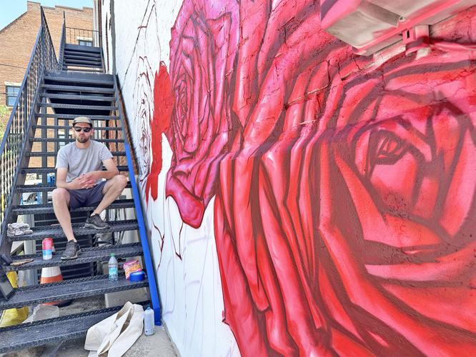 Chappell begins new mural downtown | News | news-graphic.com
