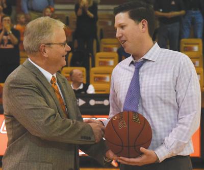Men's basketball: Briggs becomes Mr. 300 | Sports | news-graphic.com