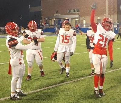 H.S. football playoffs: Cards outlast Bluebirds, 29-23, in wild second ...