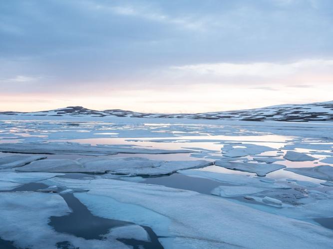 Icebergs putting oceans at risk by carrying debris: study | National ...