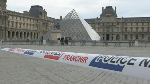 Thieves steal French crown jewels from Louvre in daytime raid ...