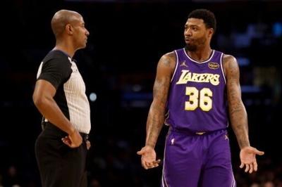 marcus smart lakers