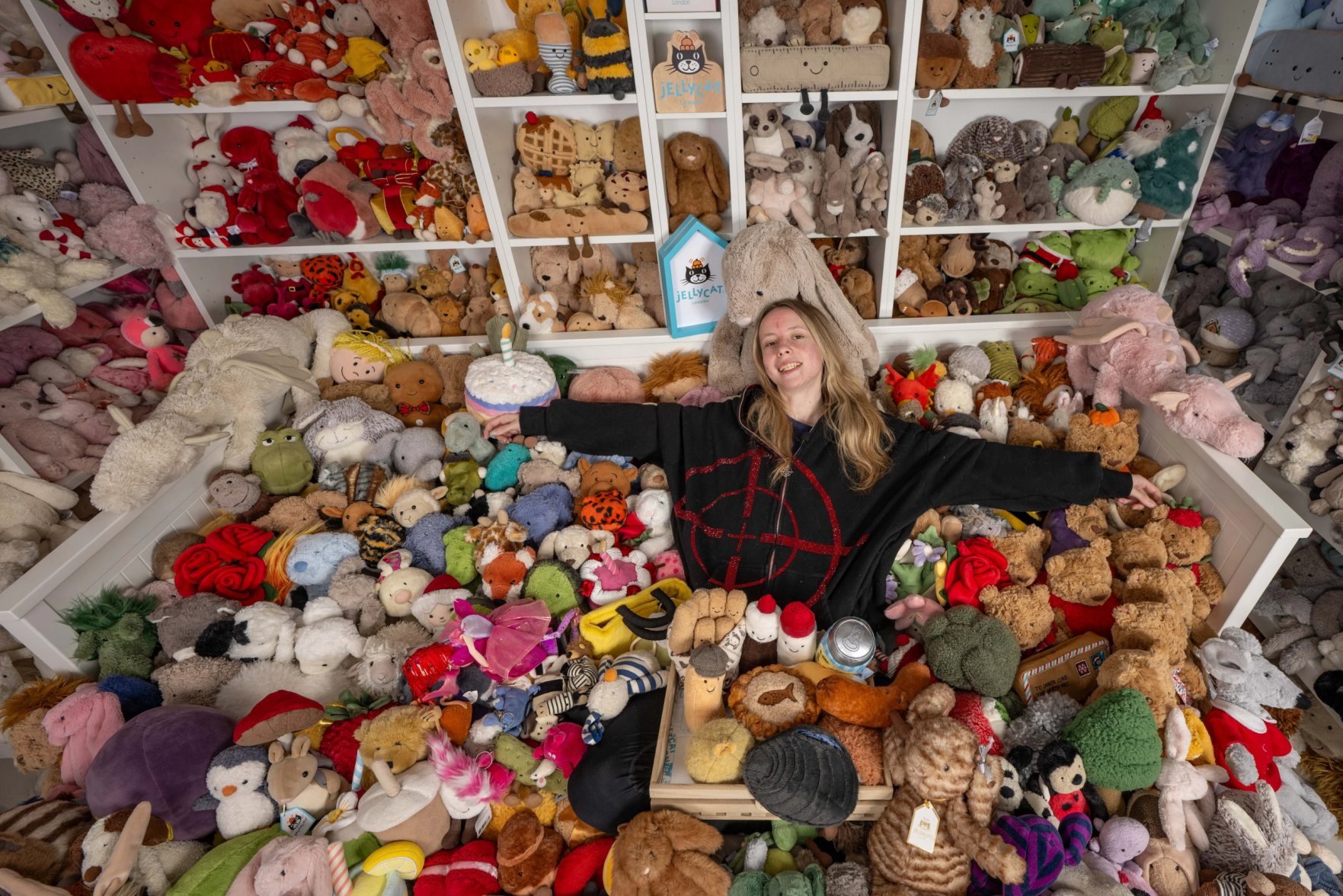 Teen wins ‘Guinness World Record for largest Jellycat collection ...