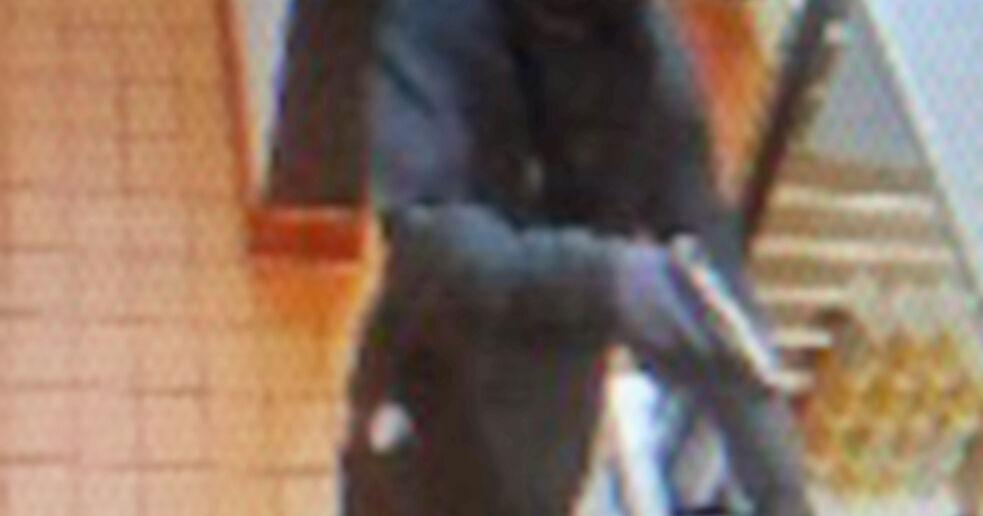 Two Suspects Sought In Mcdonald S Armed Robbery News News Graphic