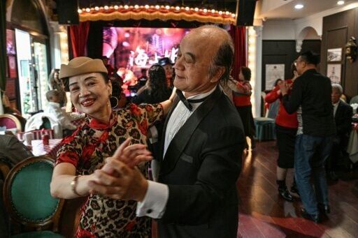 Shanghai's elderly waltz back to the past at lunchtime dance halls ...