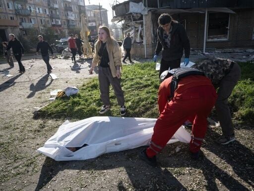Russia warns diplomats in Kyiv to evacuate in case of strike | National ...