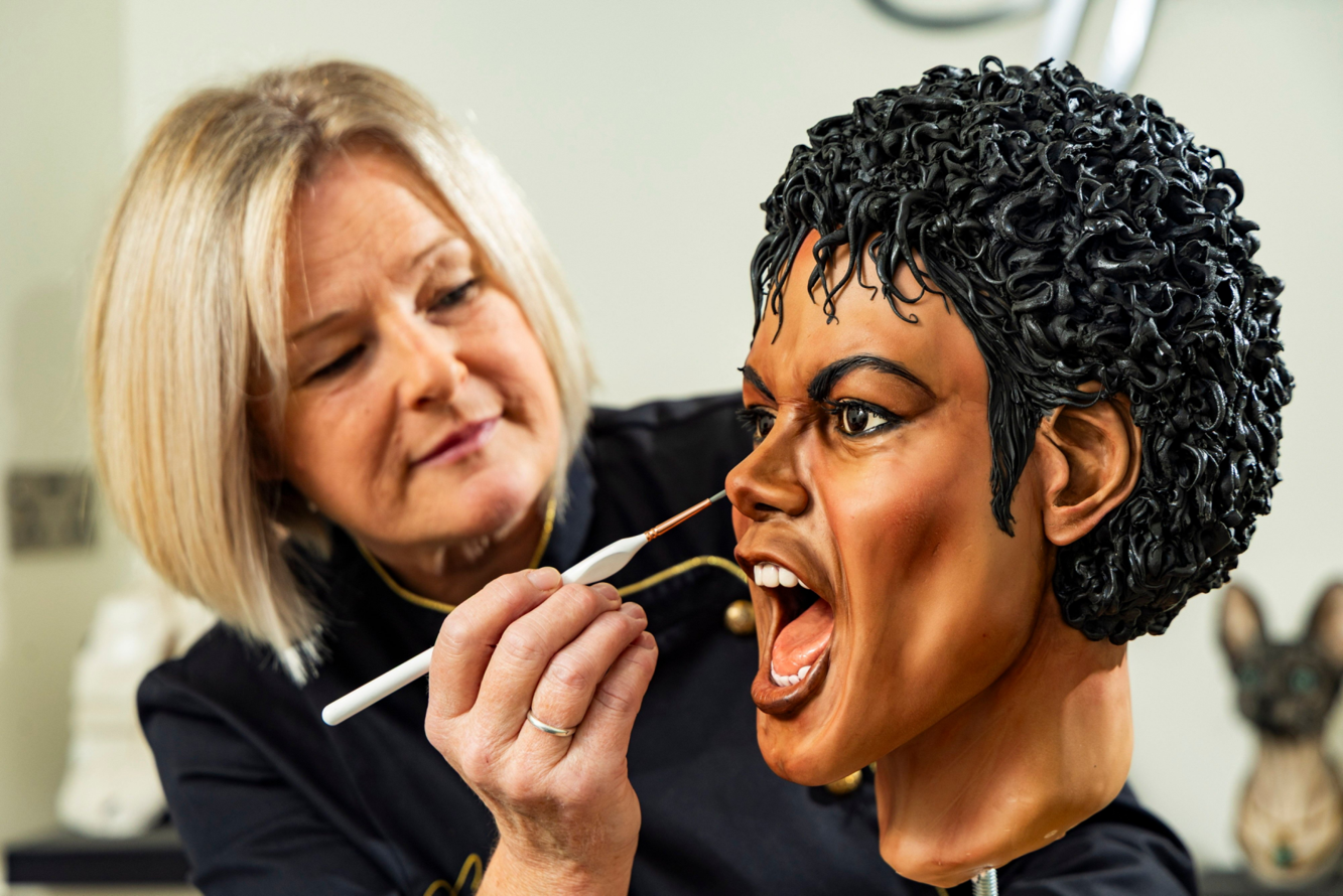 Just eat it! Baker creates lifelike cake of Michael Jackson | National ...