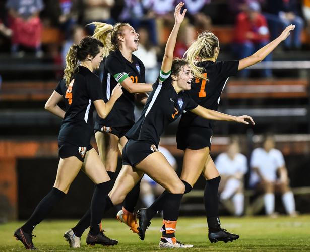 Lady Cherokees clinch district title in thriller | Sports | news-herald.net