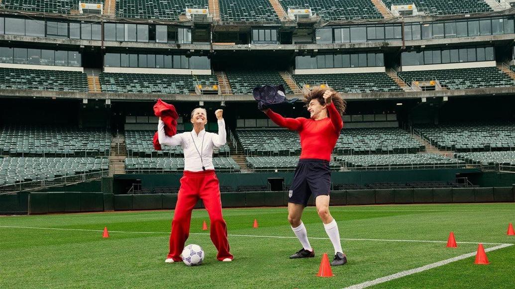 5 surprisingly paw-some ways soccer stars and cats are alike | Pets ...