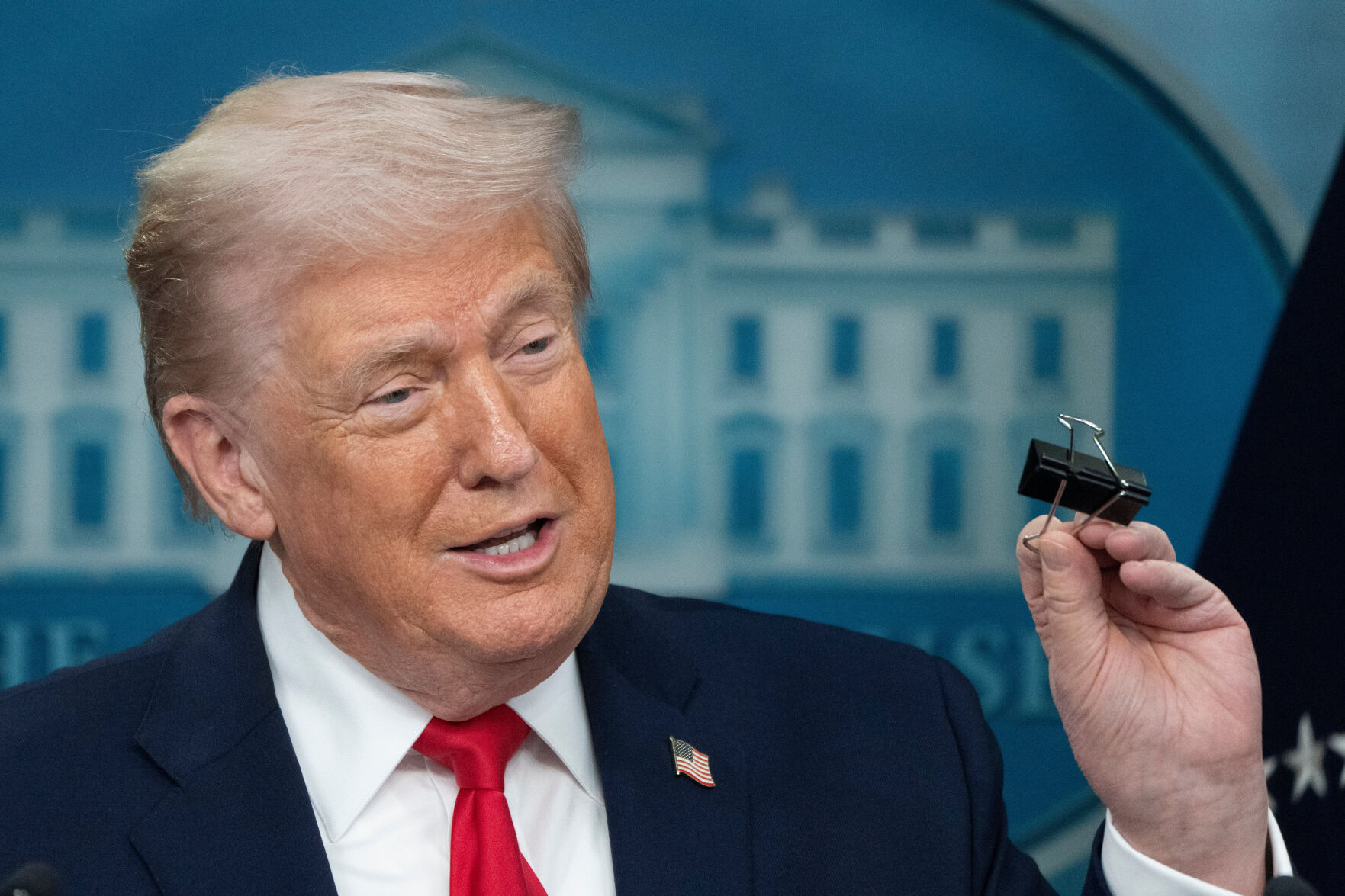 Trump holds rambling press conference to mark year in office