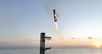 In an engineering feat, mechanical SpaceX arms catch Starship rocket ...