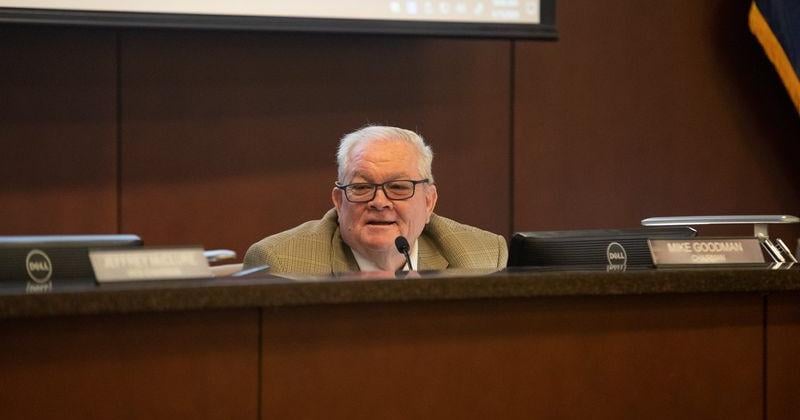 Marc Ratner: UFC may self-regulate White House card due to 'federal land'