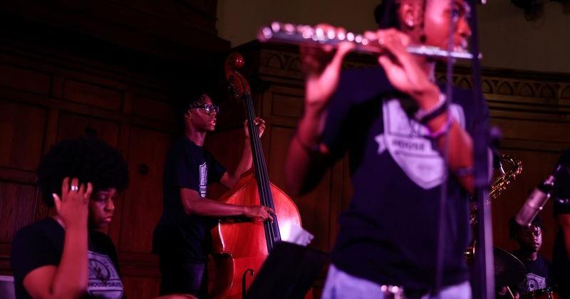 Ultimate Taylor Swift fitness class goes national: sing as you squat