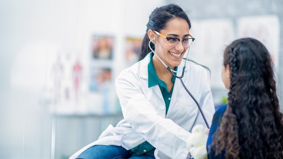 What Is A Nurse Practitioner? Types, Qualifications And Career Data