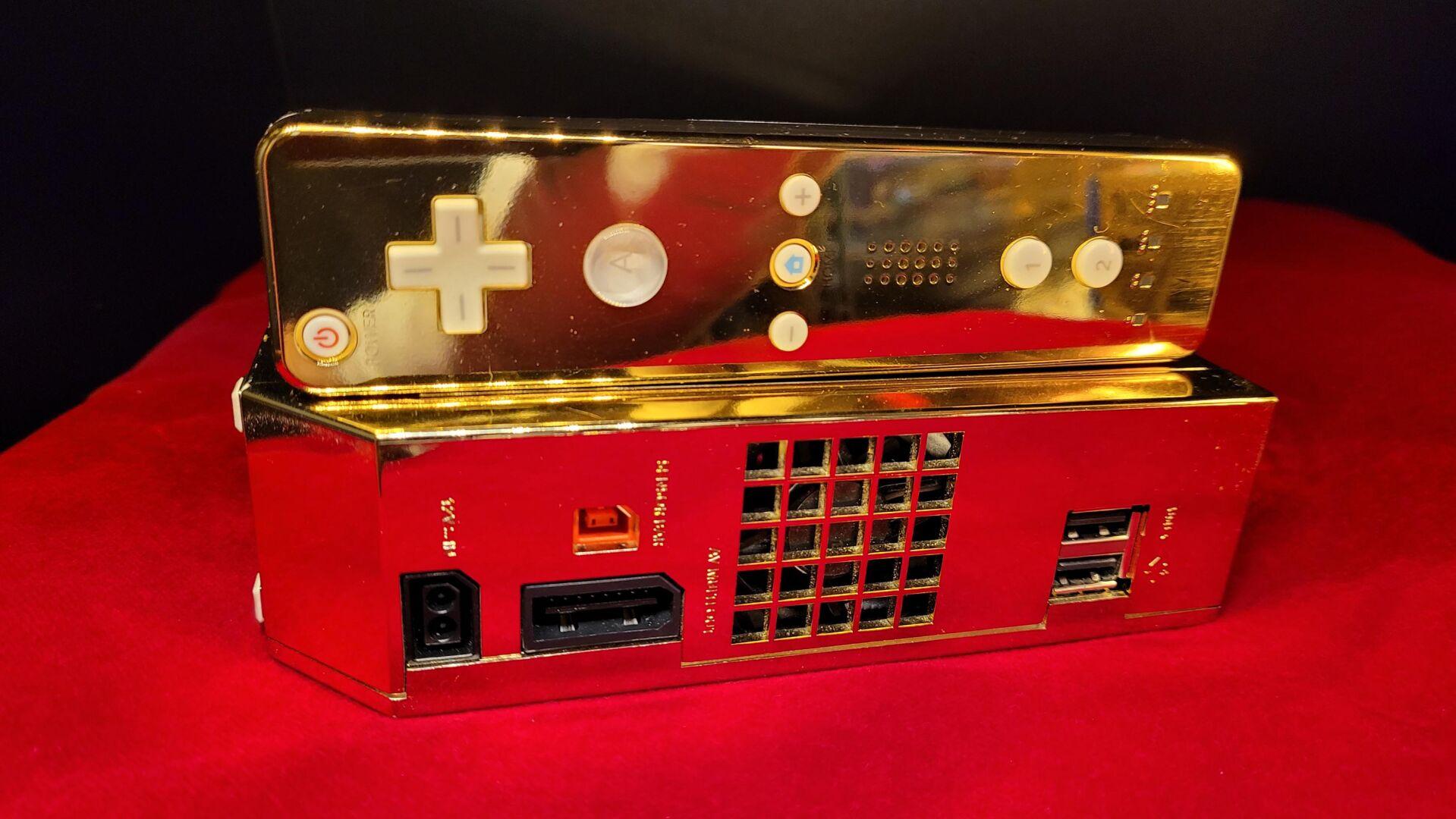 The royal Wii? Gold-plated Nintendo console made for Queen Elizabeth is ...