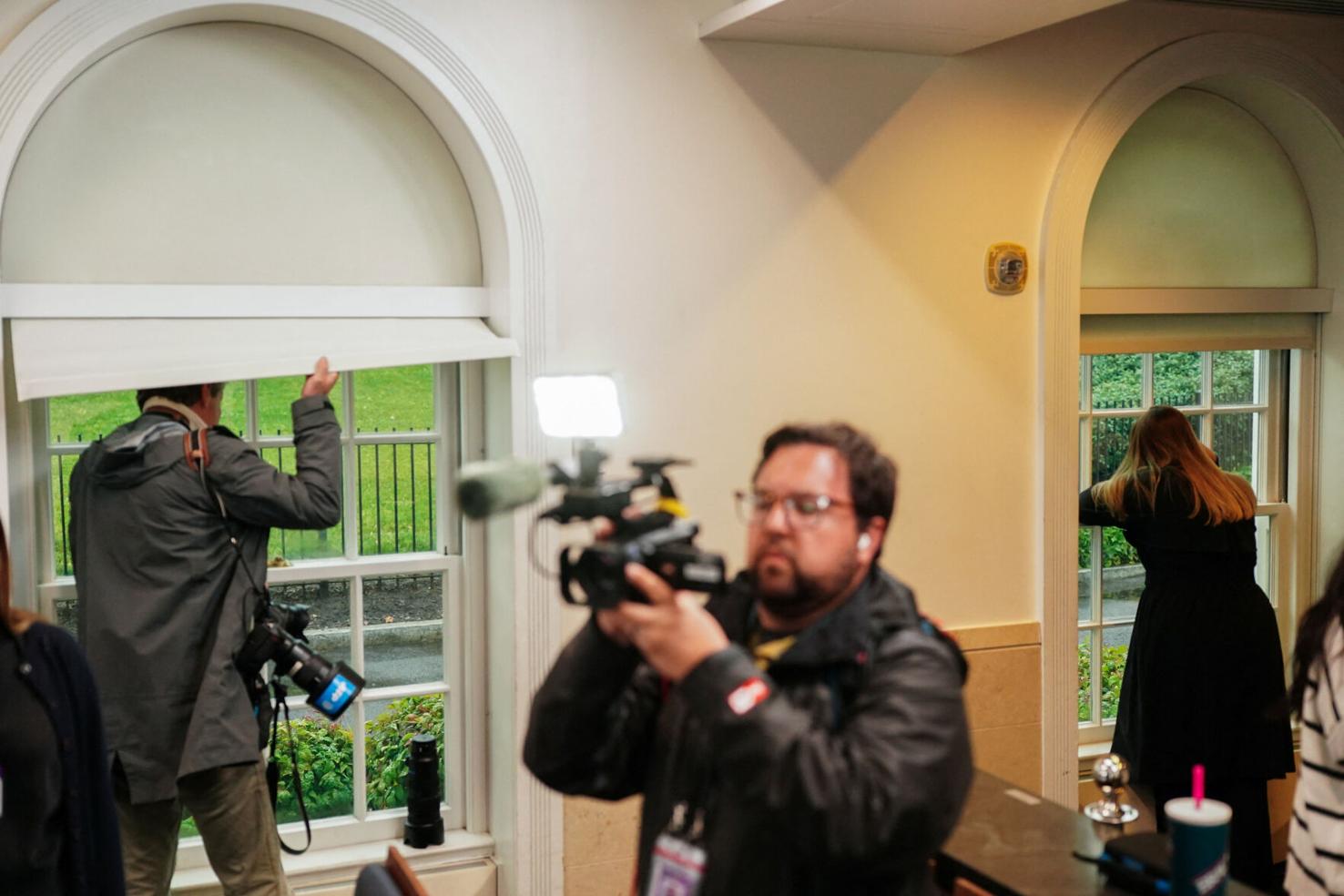 Official: Suspect dies after shooting near White House
