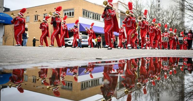 From 'The Rip' to 'People We Meet on Vacation,' 10 movies to stream now