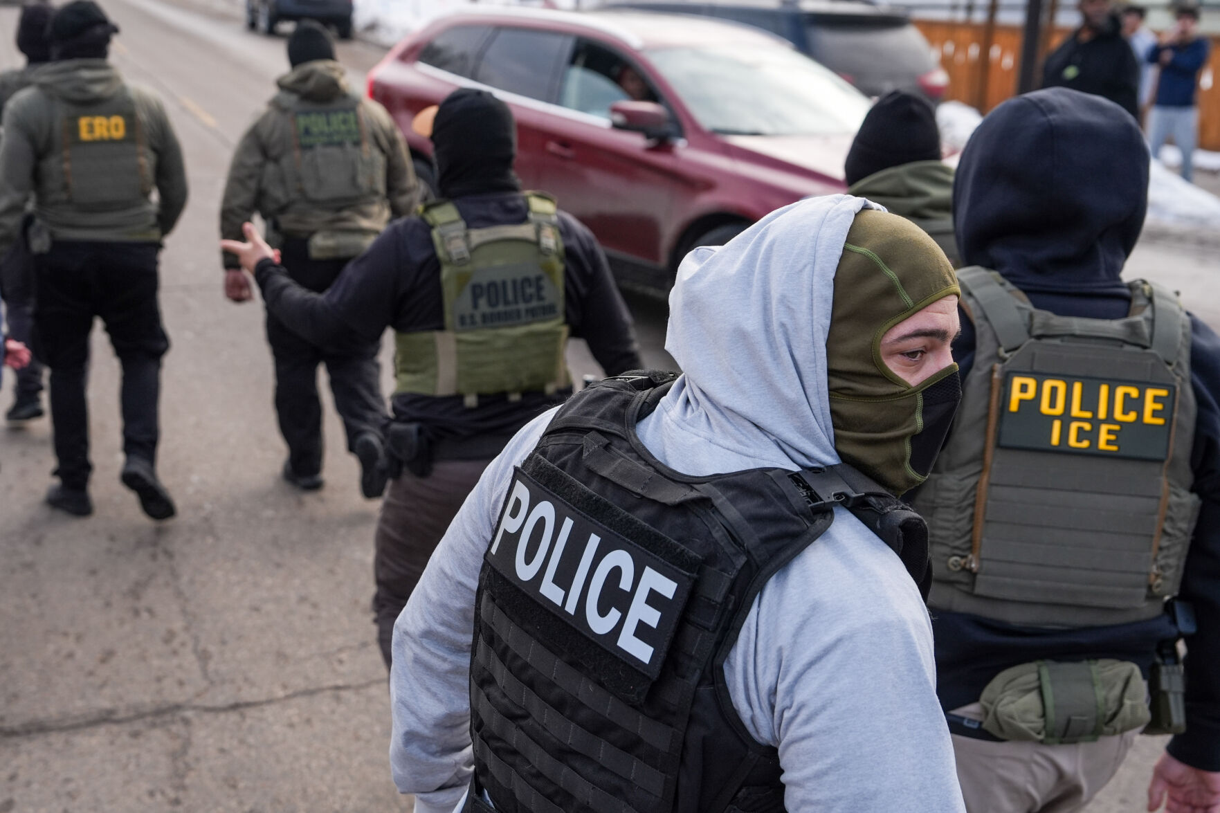 ICE officers' masks at center of immigration debate
