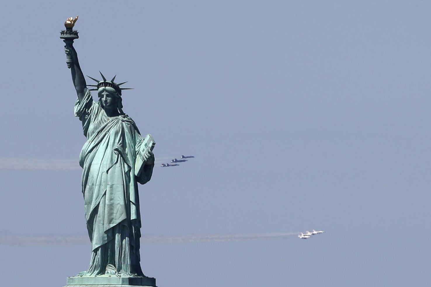 Photos and video: See the big-city flyovers saluting the heroes of the ...
