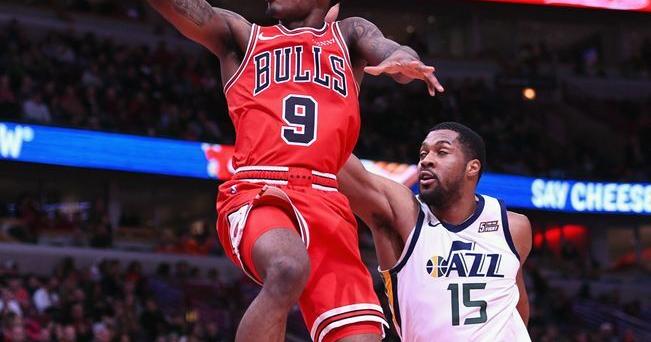 Kyle Schwarber loving Indiana football's rise, praises Cignetti's 'cojones'