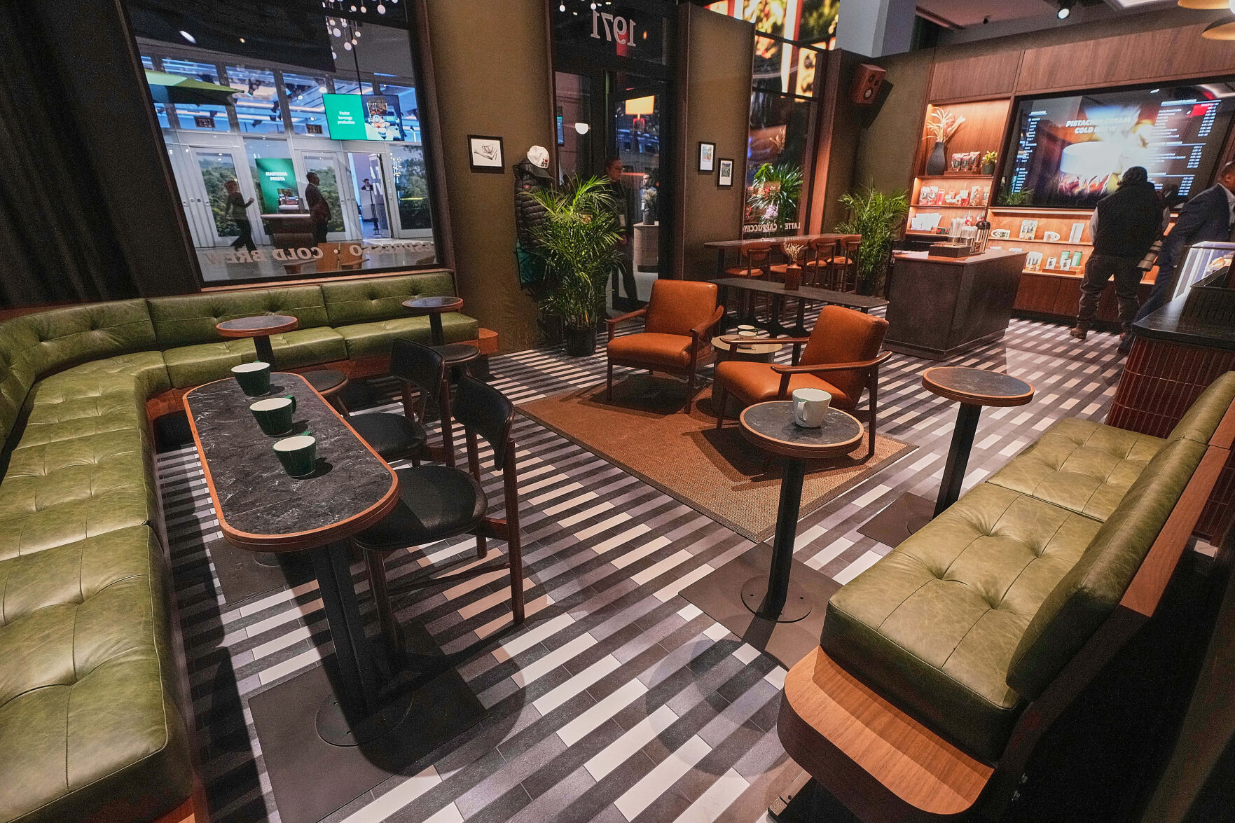 Starbucks to expand with new US stores, increased seating