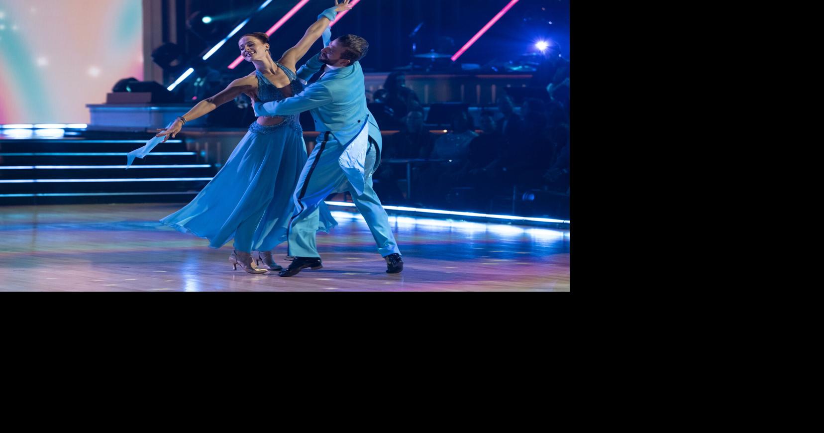 'DWTS' recap: Leavitt out, finale stage set, Zac Efron