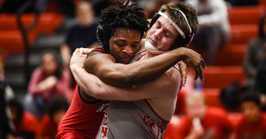 WRESTLING: Red Devils top Pirates 61-12 | Sports | newsandtribune.com
